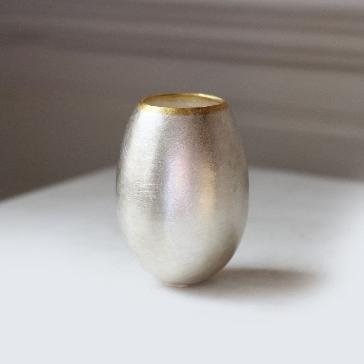 Shimara Carlow Fine Silver 24K Yellow Gold Egg Vessel Medium – DESIGNYARD